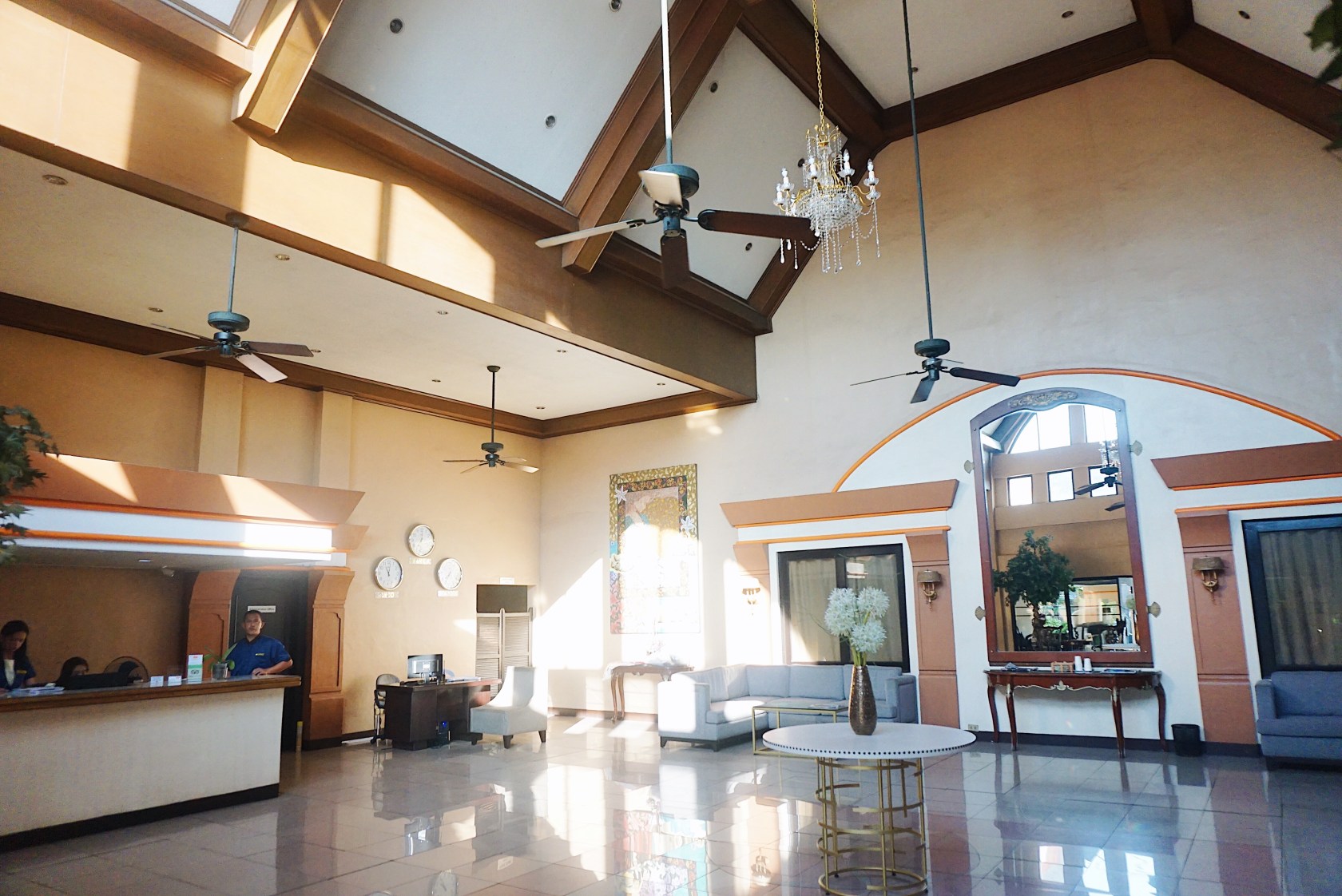 [EXPLORE] La Maja Rica Hotel – Tarlac City – EATSplorations