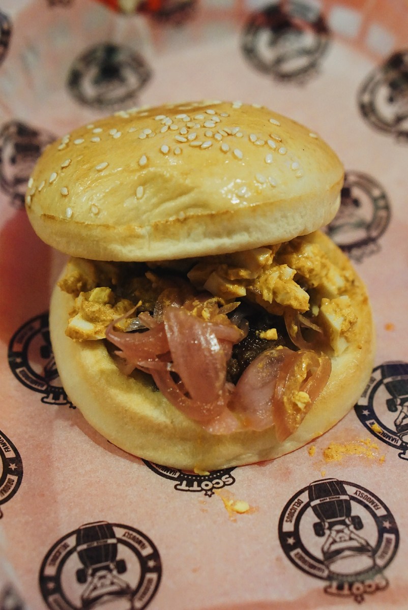 [Uptown Mall] Burgers and Wings at Scott Burger PNC – EATSplorations