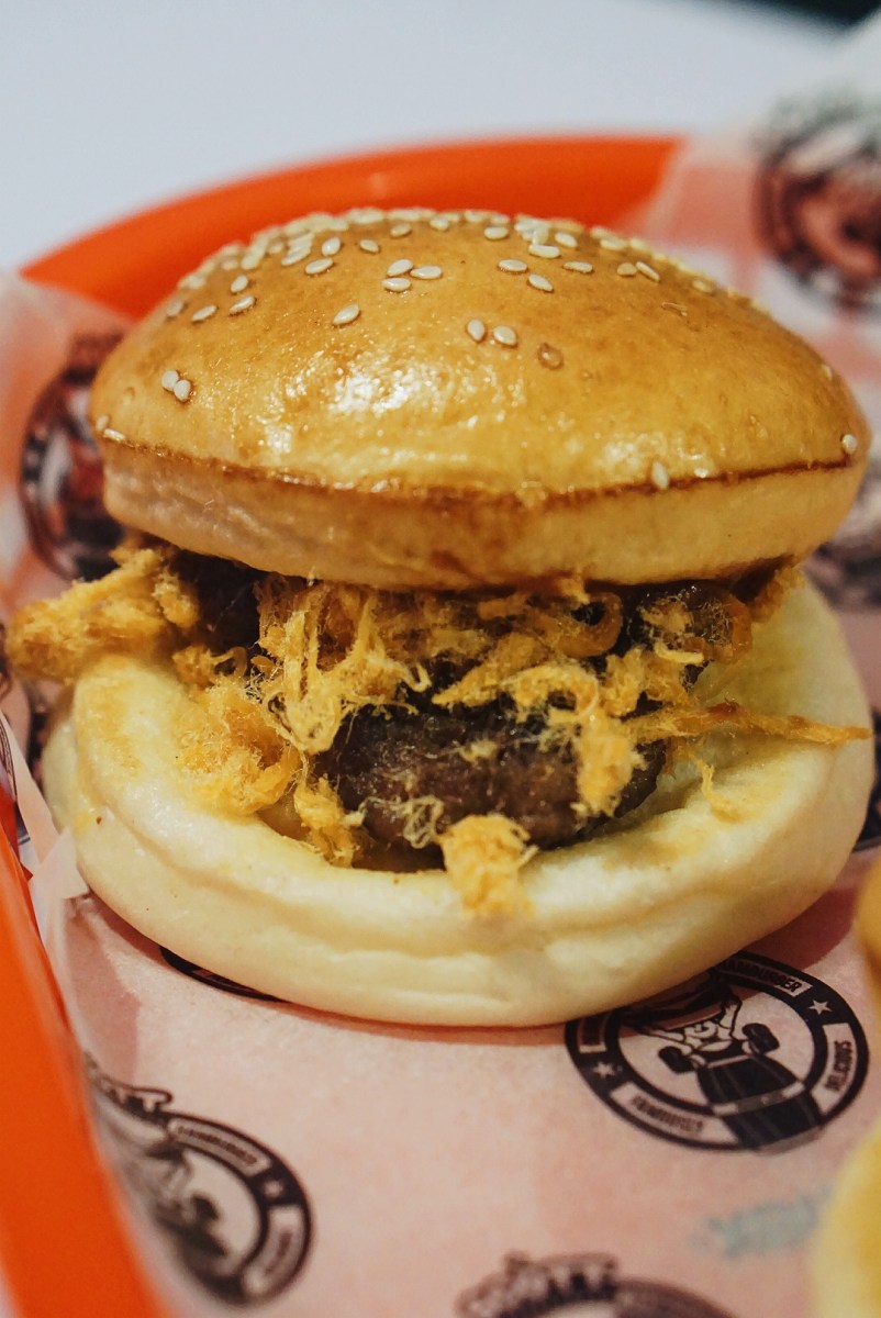 [Uptown Mall] Burgers and Wings at Scott Burger PNC – EATSplorations