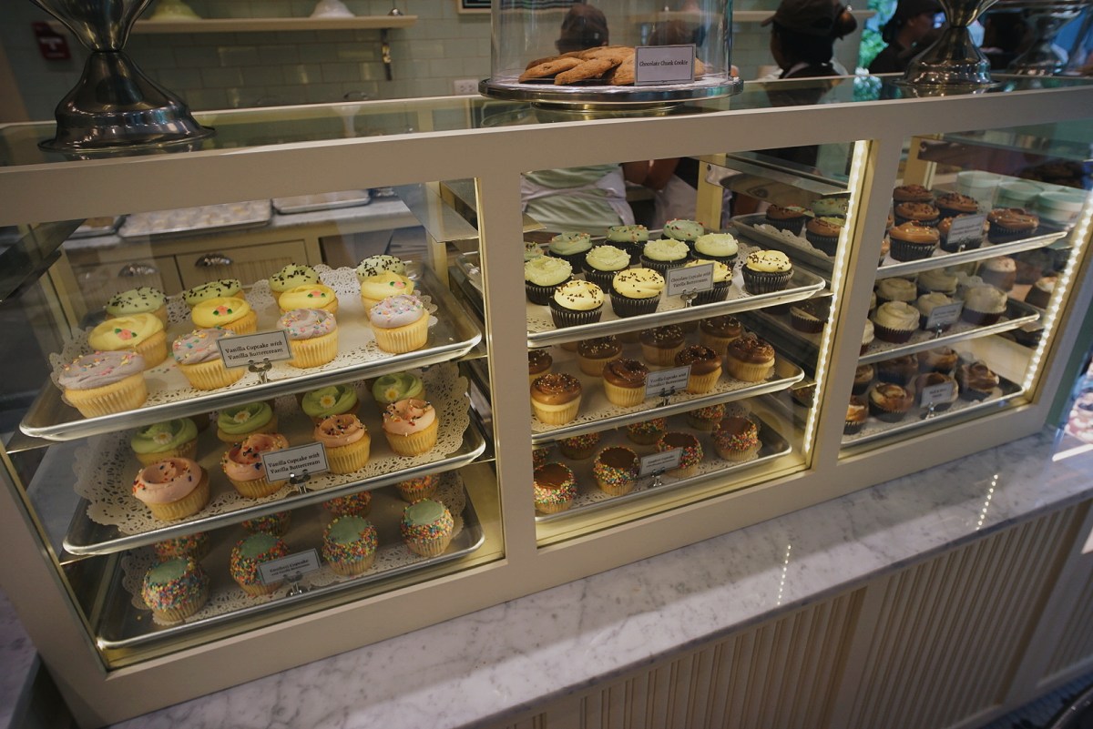 [BGC EATS] Sweet Treats at Manila’s First M Bakery – EATSplorations