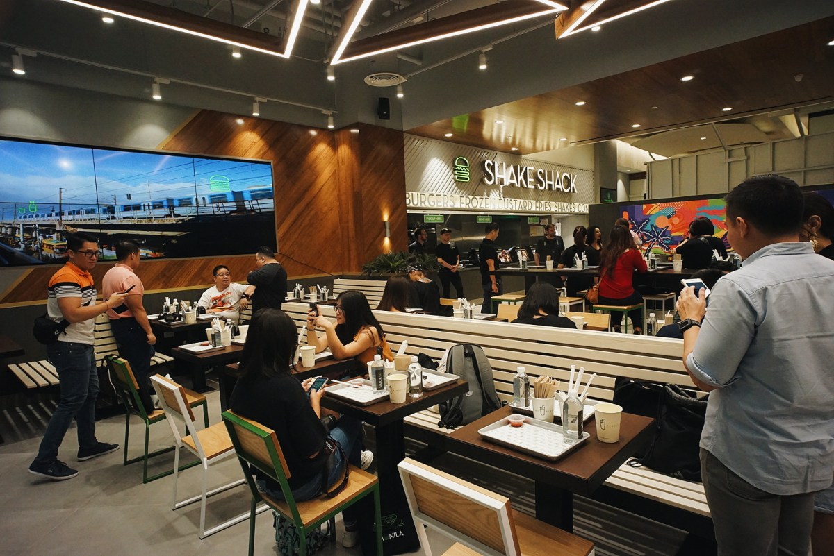 First Bite of Shake Shack Philippines – Central Square, BGC ...
