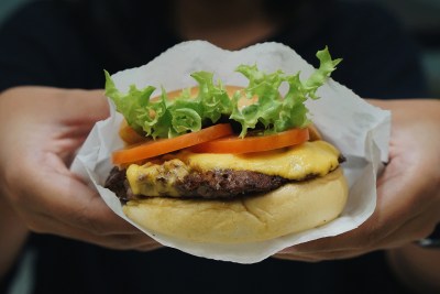 First Bite of Shake Shack Philippines – Central Square, BGC ...