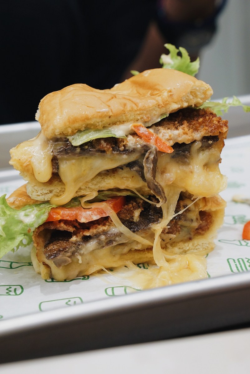 First Bite of Shake Shack Philippines – Central Square, BGC ...